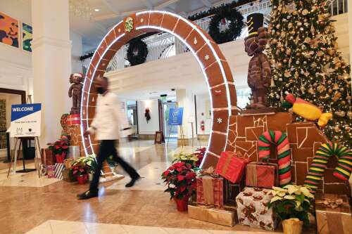 Hamilton Princess unveils gingerbread Christmas moongate - The Royal ...