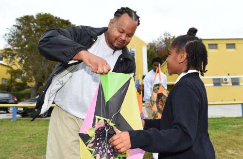 Inmates gift kites to deserving pupils - The Royal Gazette | Bermuda ...