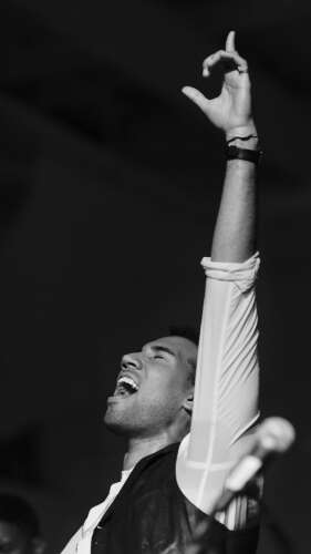 Hamil-tunes and holiday favourites, Bermudian singer to stream live ...