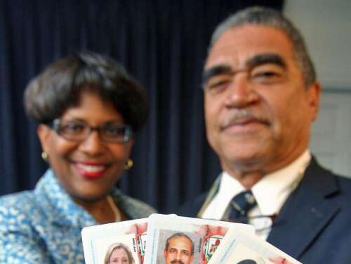 ‘Fast Pass Cards’ to replace paper work permits - The Royal Gazette ...