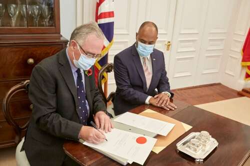 New Senate leader sworn in as Cabinet Minister - The Royal Gazette ...