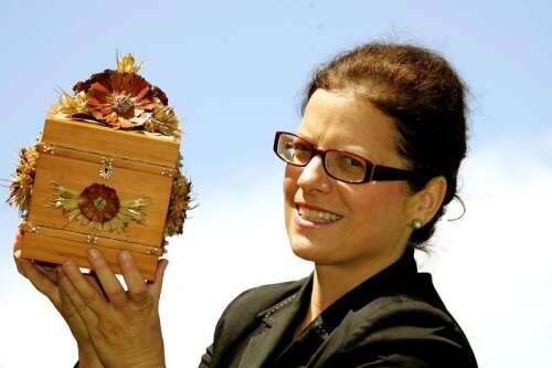 Nicky eyes 'wow factor' in UK floral show - The Royal Gazette | Bermuda ...