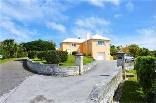 Family value: Point Shares family home has pool, apartment and more ...