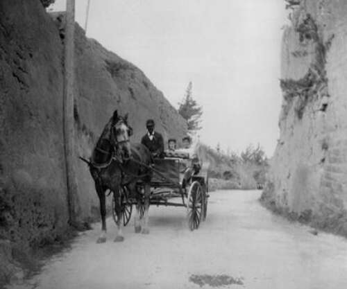 Historical writings restored on Scaur Hill - The Royal Gazette ...