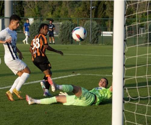 Sincere Hall scores screamer in Hull Under-21 defeat - The Royal ...